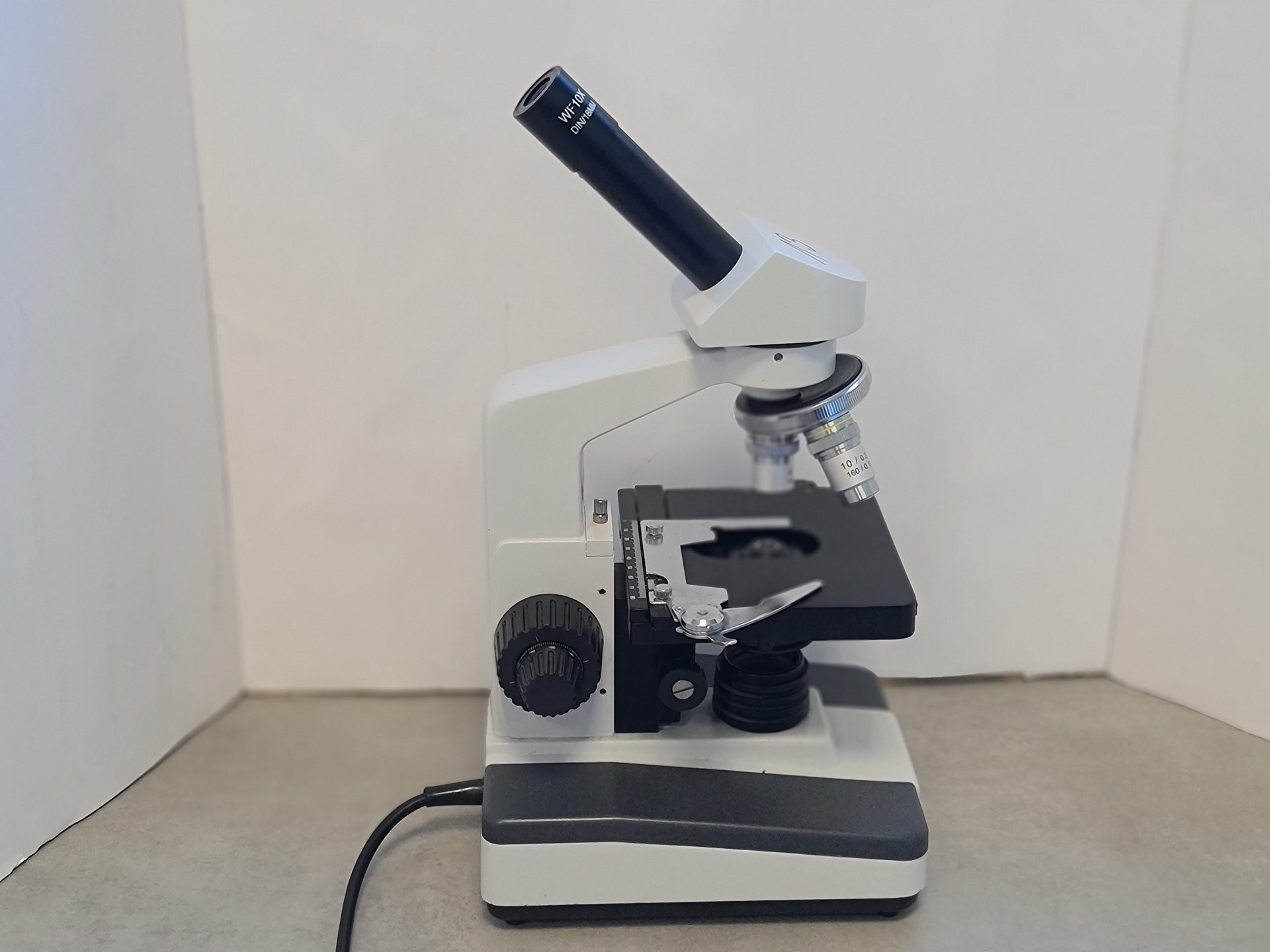 Changement du fusible d’un microscope – SVT Labs