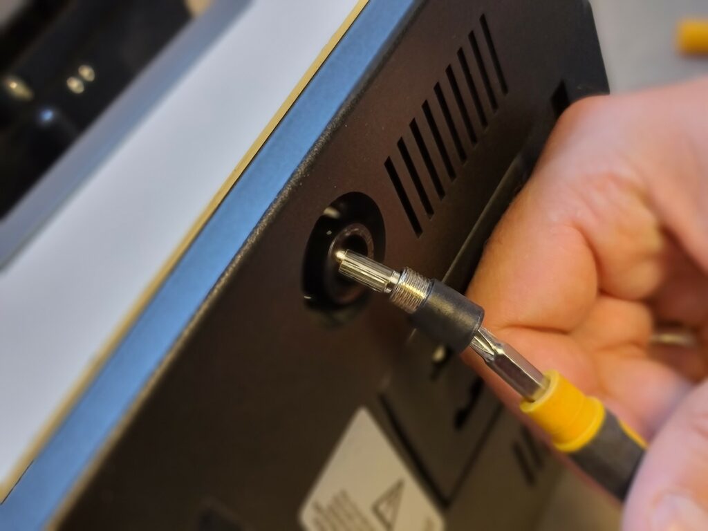 Changement du fusible d’un microscope – SVT Labs