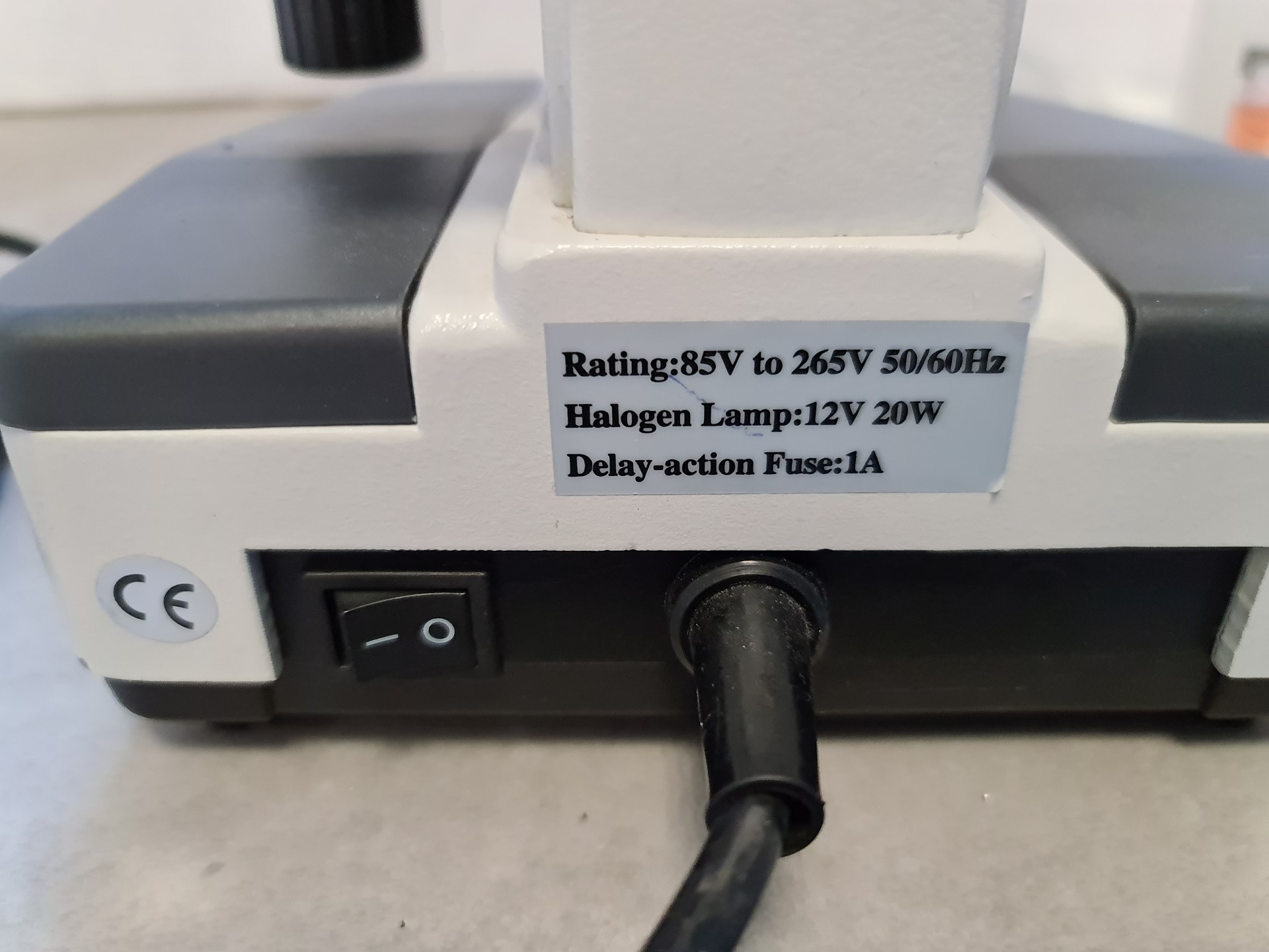 Changement du fusible d’un microscope – SVT Labs